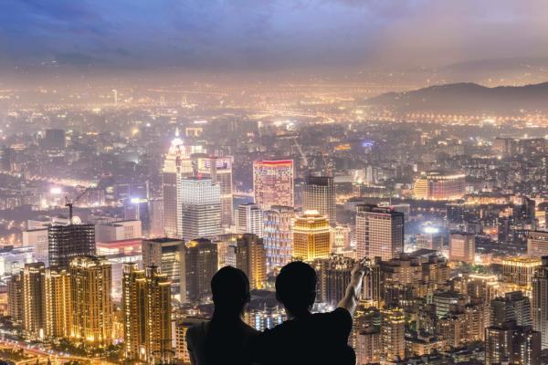 How Eyes See at Night | CooperVision
